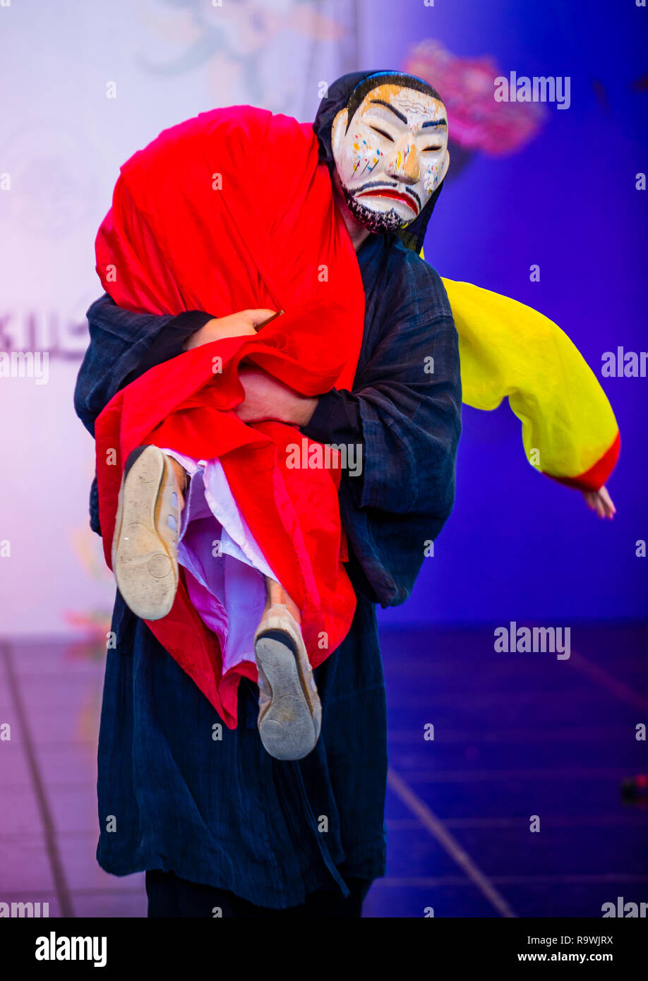 Actors performing the traditinal Korean Maskdance at Andong South Korea ...