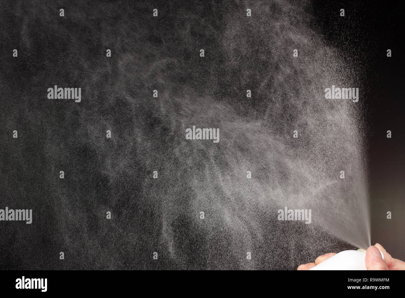 Sprayed flour hi-res stock photography and images - Alamy