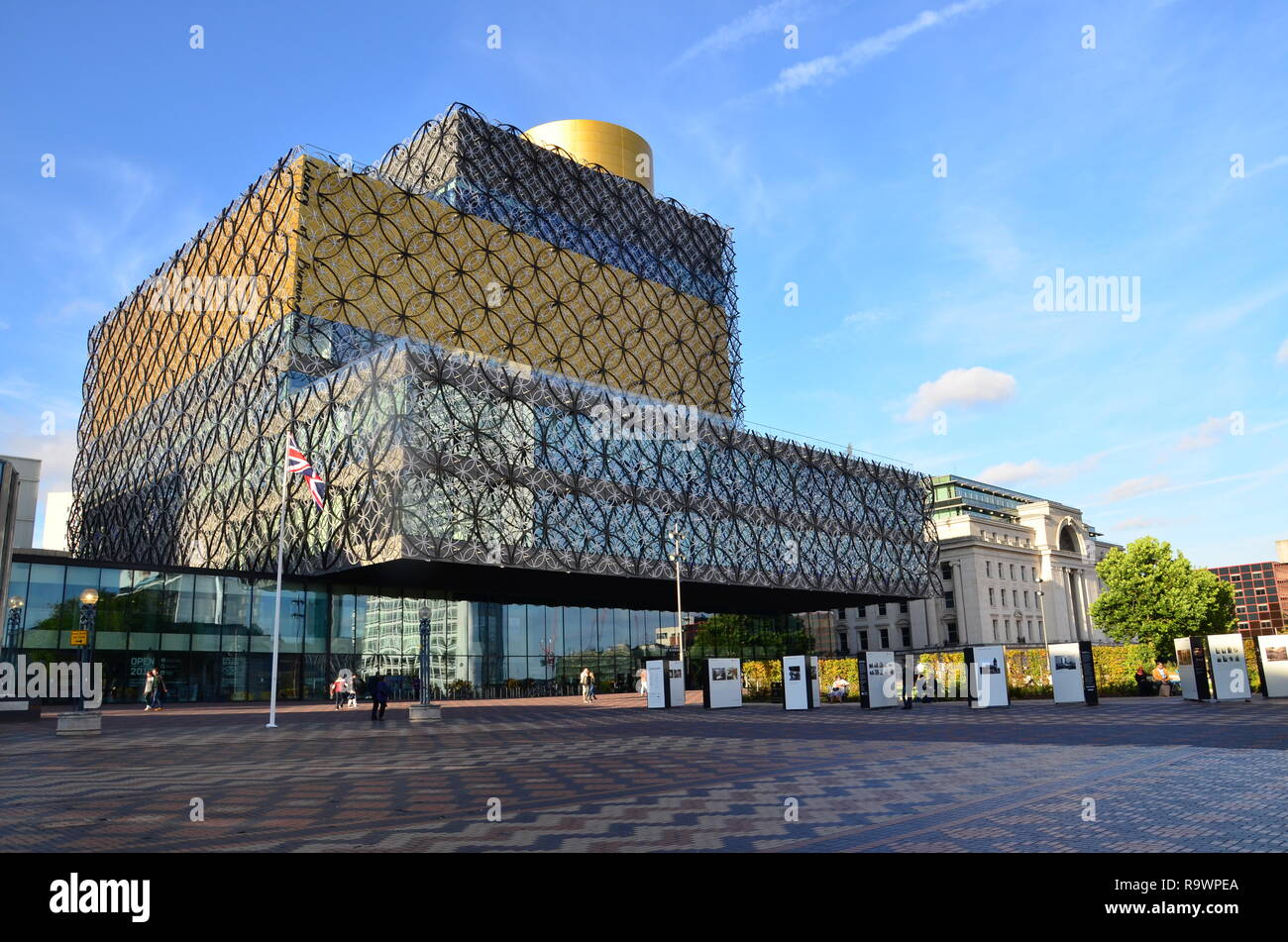 Birmingham library statue hi-res stock photography and images - Alamy
