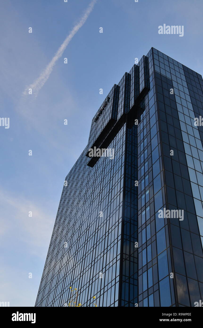 Birmingham library statue hi-res stock photography and images - Alamy