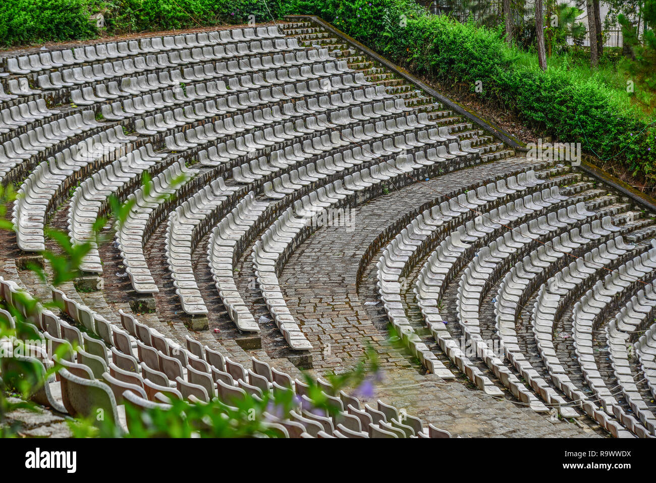 Small outdoor entertainment arena hi-res stock photography and images ...