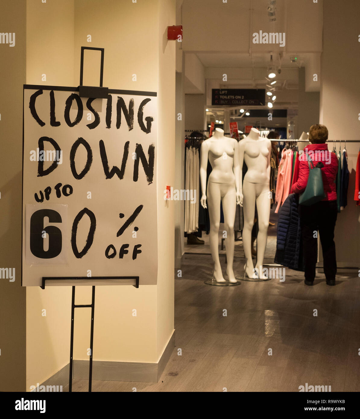 Department store closing down sale hi-res stock photography and images - Alamy