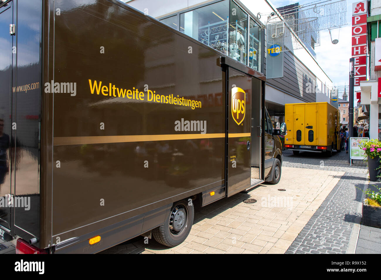 Courier delivery vehicle hi-res stock photography and images - Alamy