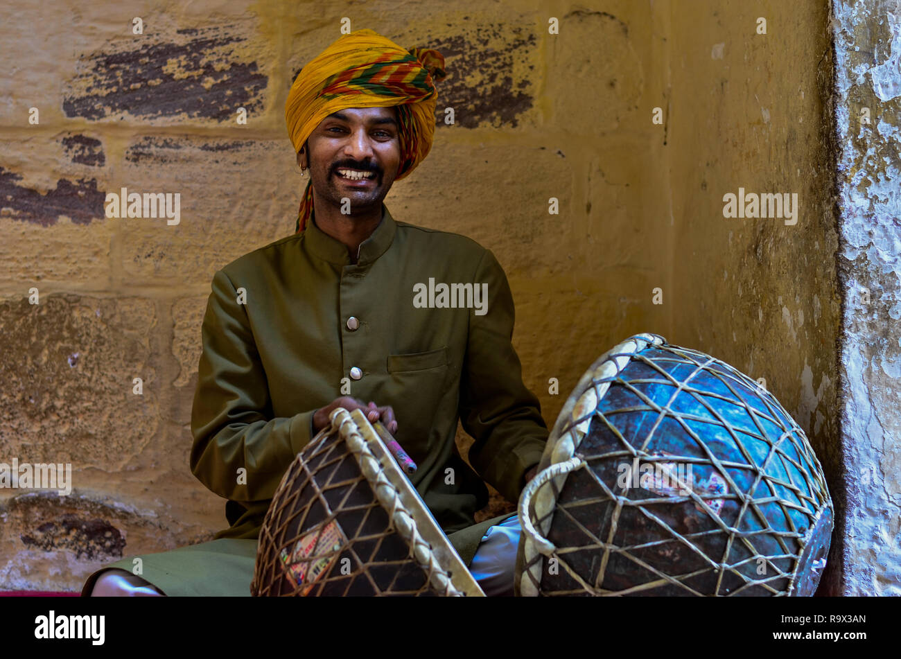Man pagdi hi-res stock photography and images - Alamy