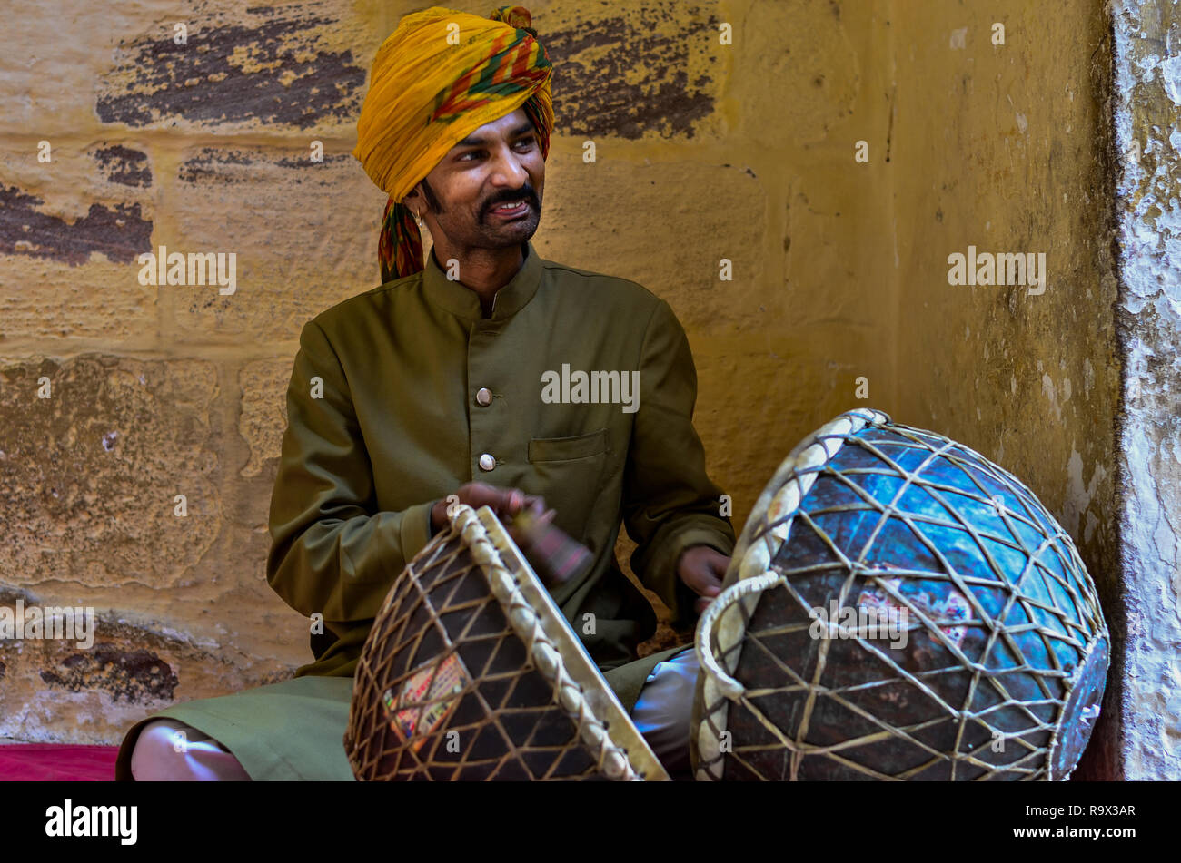 Pagdi hi-res stock photography and images - Alamy
