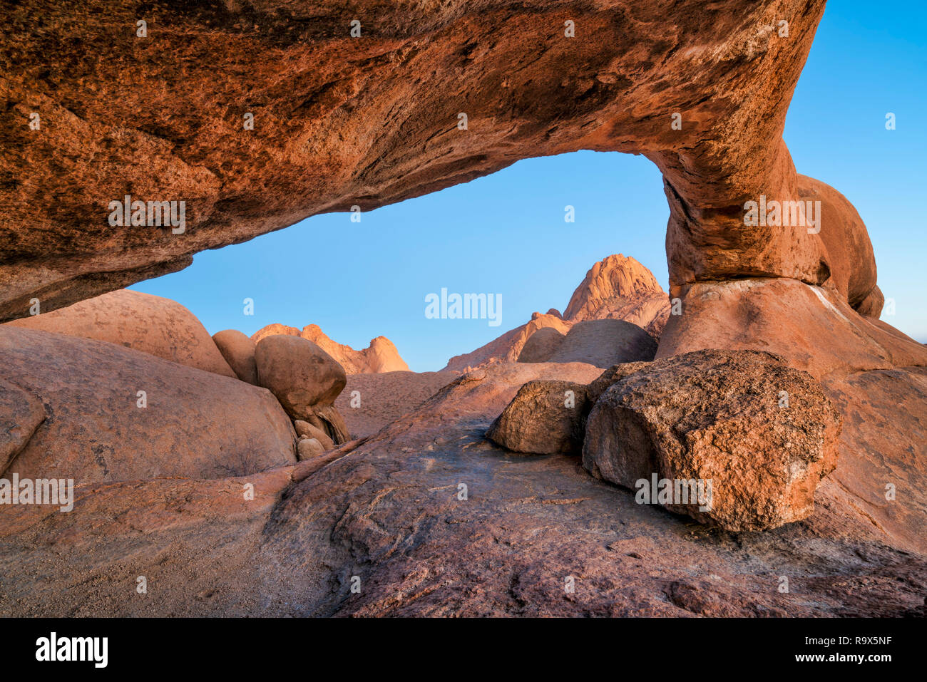 Spitzkoppe arch hi-res stock photography and images - Alamy