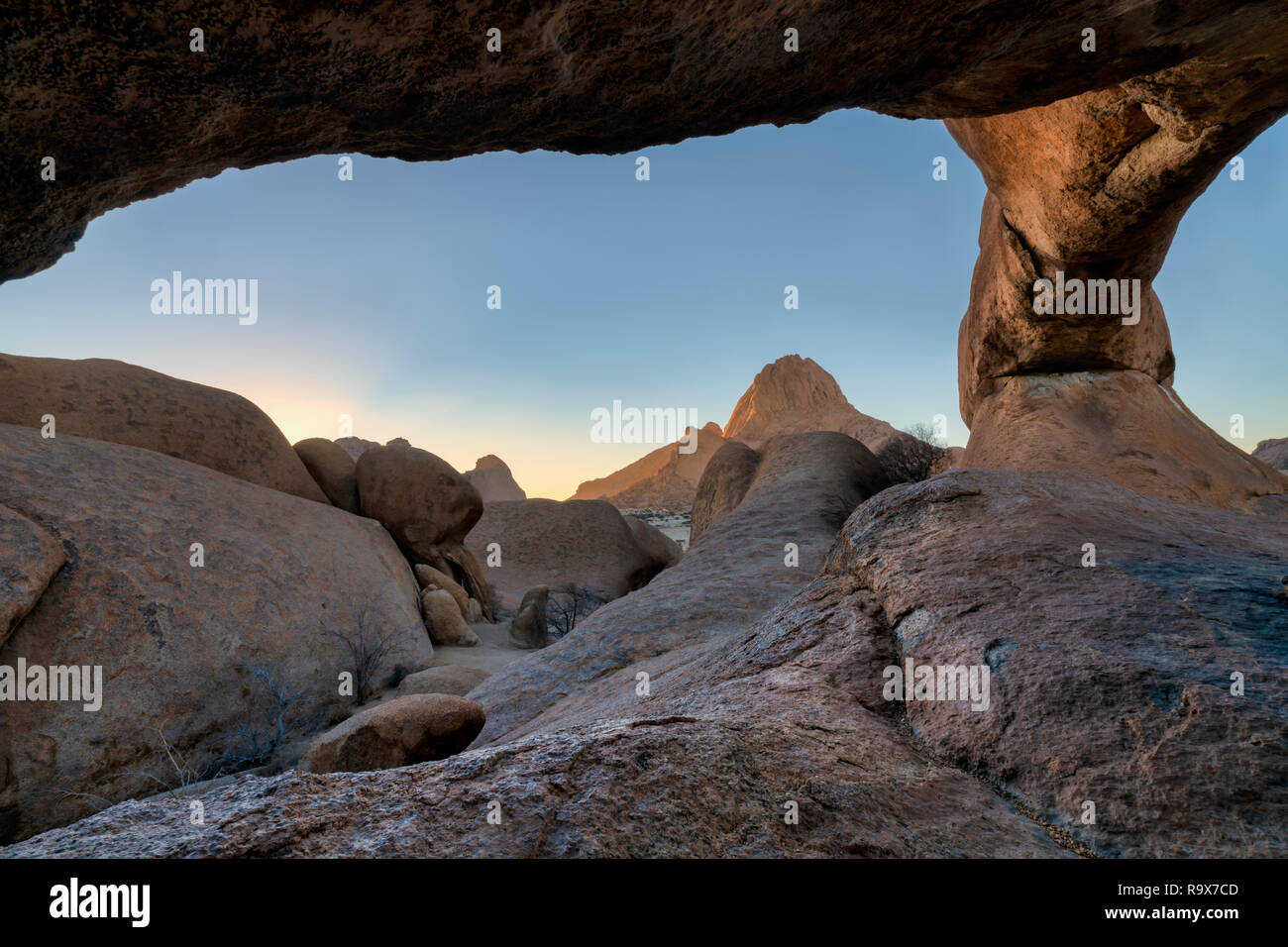Spitzkoppe arch hi-res stock photography and images - Alamy
