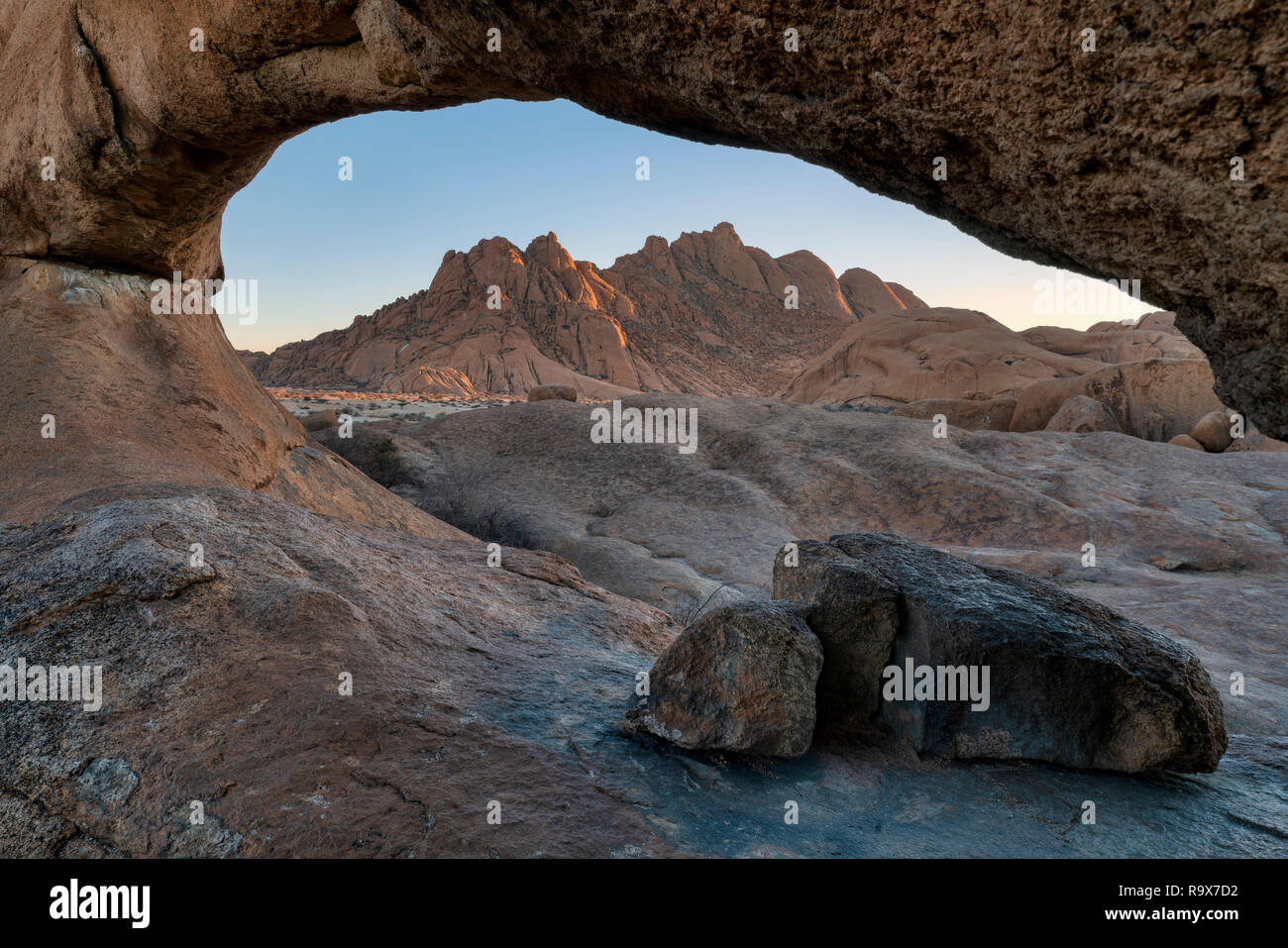 Spitzkoppe arch hi-res stock photography and images - Alamy