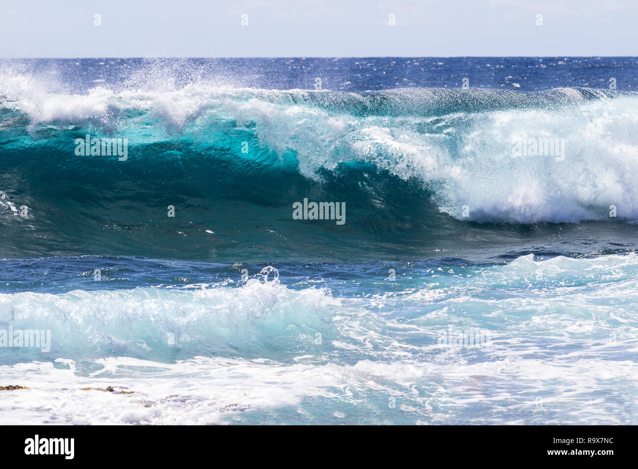 Island of foam hi-res stock photography and images - Alamy