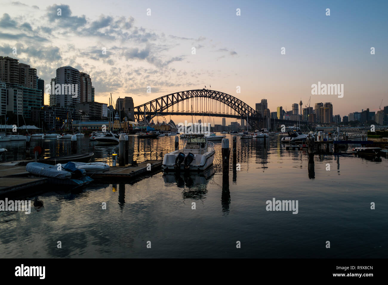 sydney harbour sunrise scene Stock Photo - Alamy