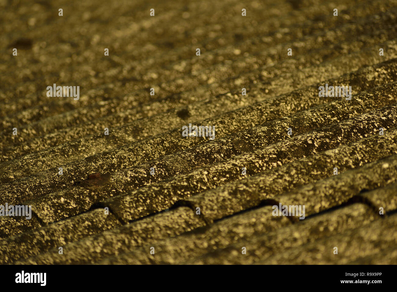 Patterns of old cemented roof sheet Stock Photo - Alamy