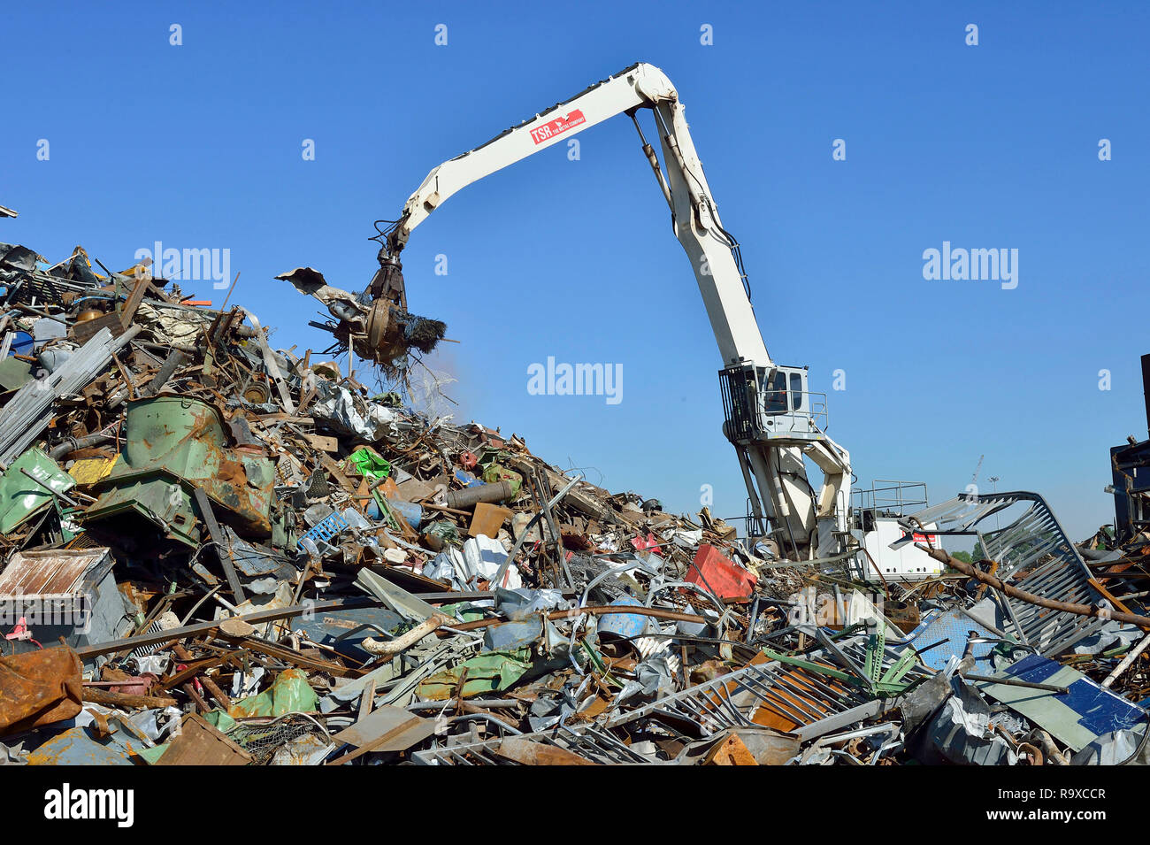 02.05.2018, Duisburg, Nordrhein-Westfalen, Deutschland. Schrottinsel im ...