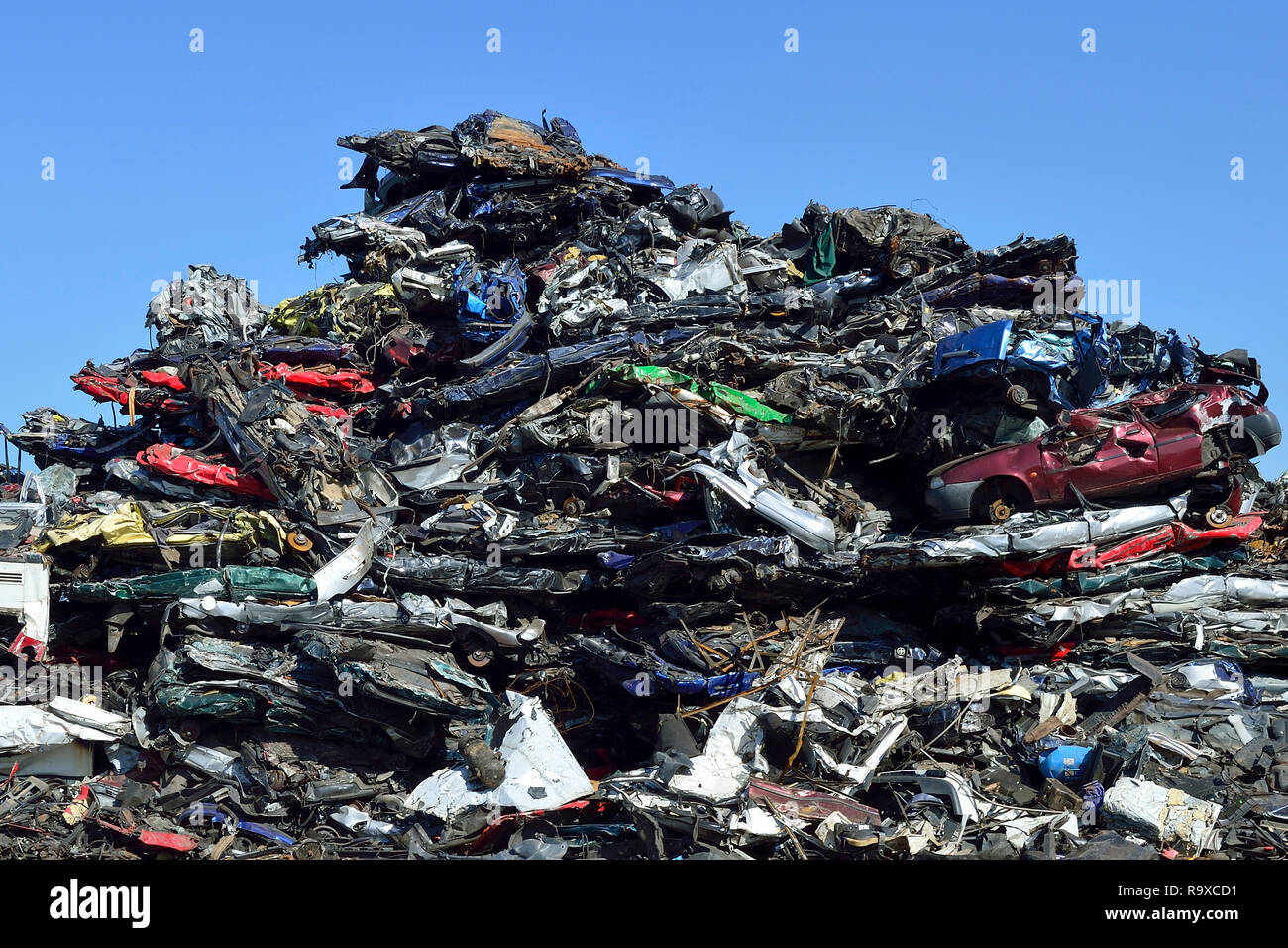 02.05.2018, Duisburg, Nordrhein-Westfalen, Deutschland. Schrottinsel im ...