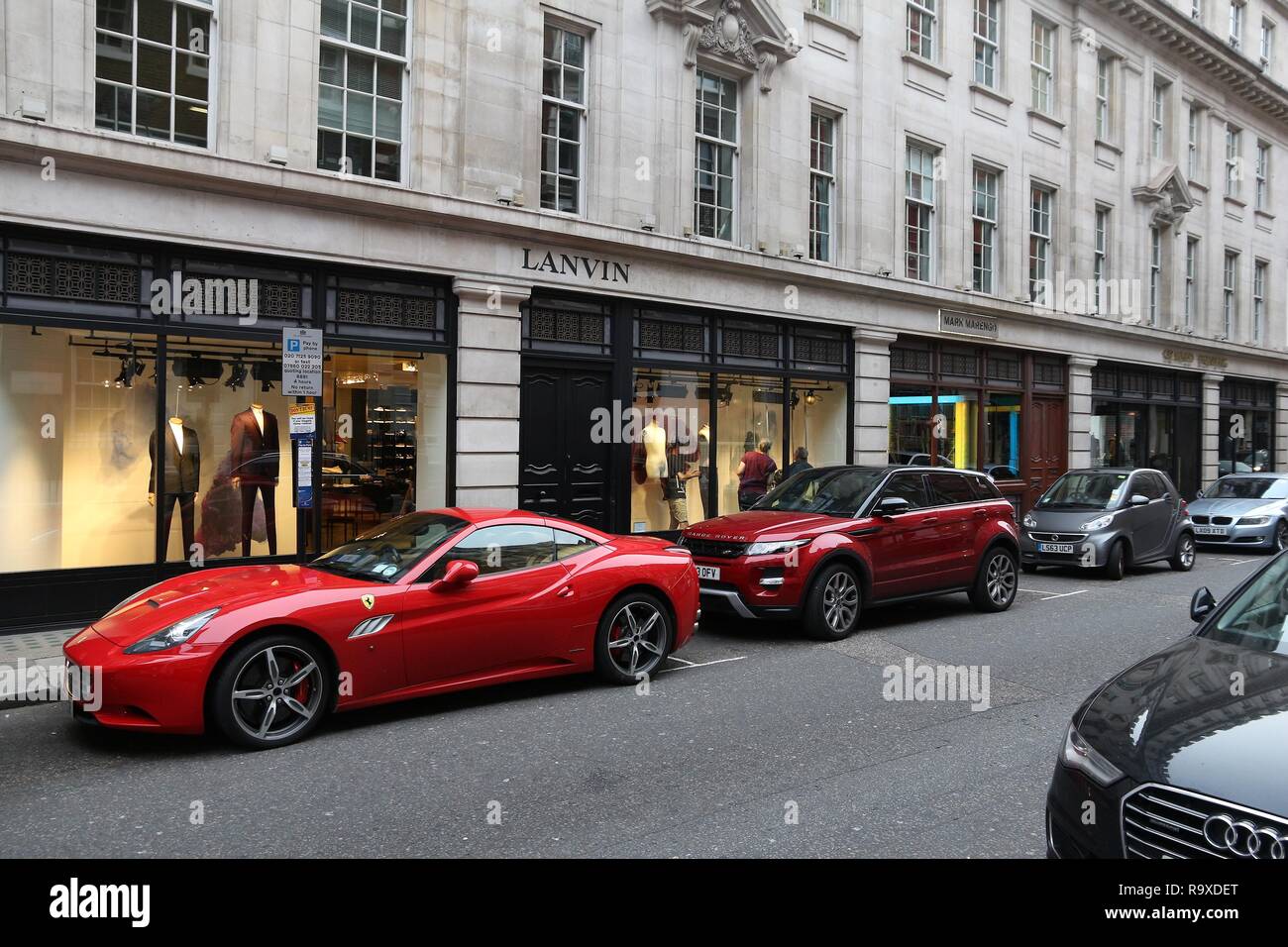 Savile row suit hi-res stock photography and images - Alamy