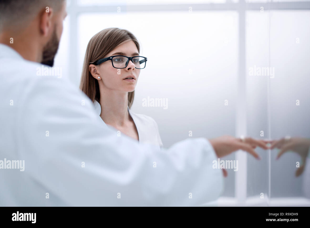 Forensic scientists lab hi-res stock photography and images - Alamy