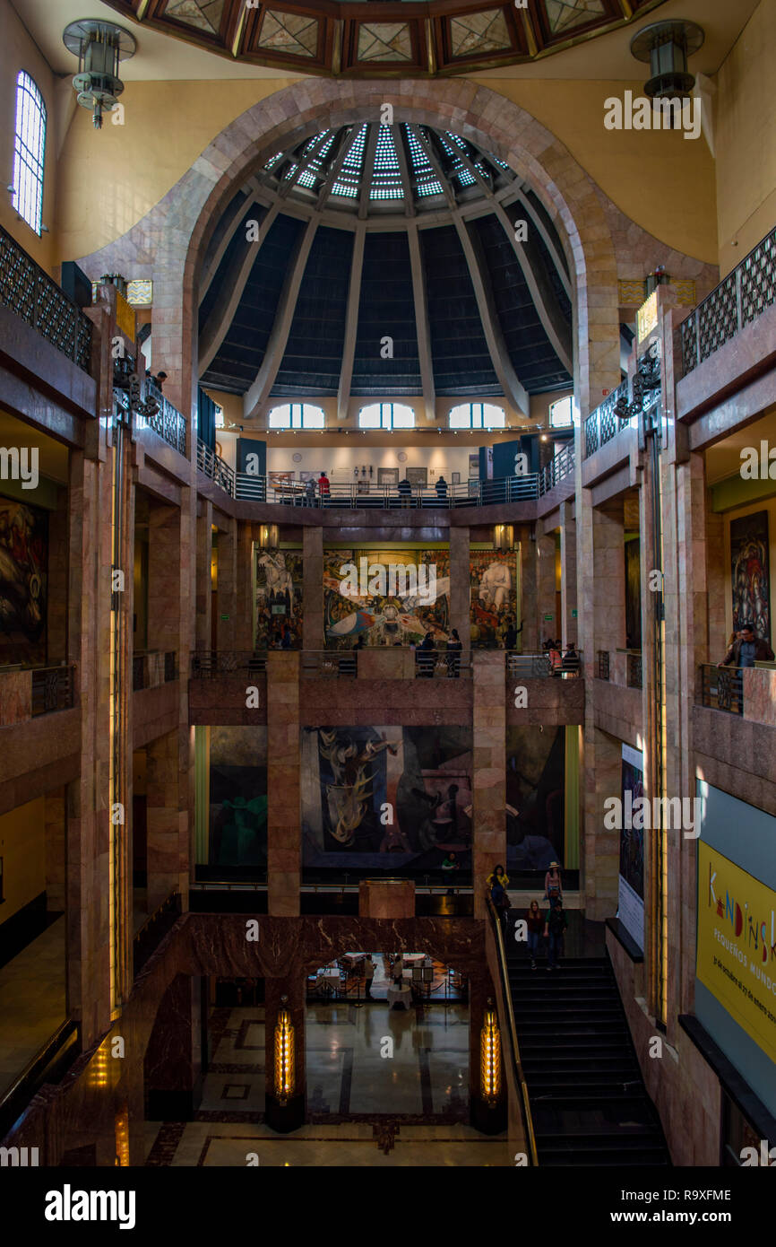 Main atrium hi-res stock photography and images - Alamy