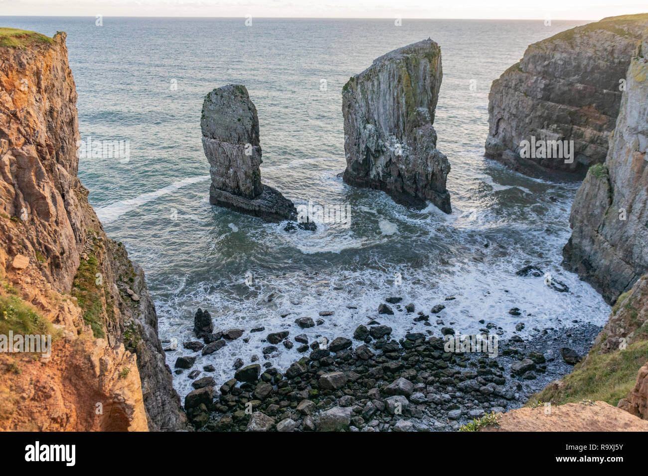 Stack Rocks, Castlemartin, Pembrokeshire, Wales Stock Photo - Alamy