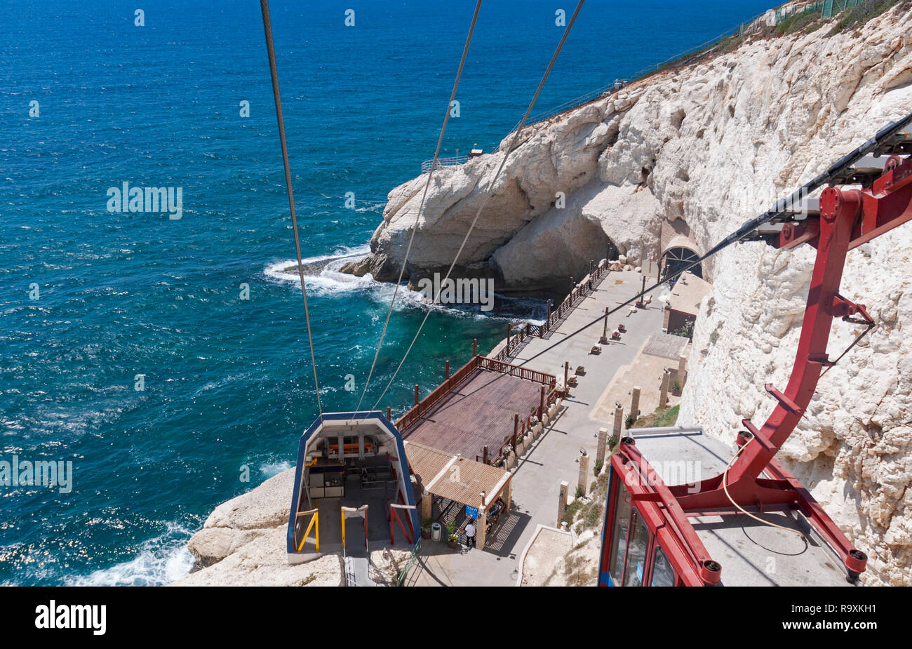 Rosh hanikra grottoes hi-res stock photography and images - Alamy