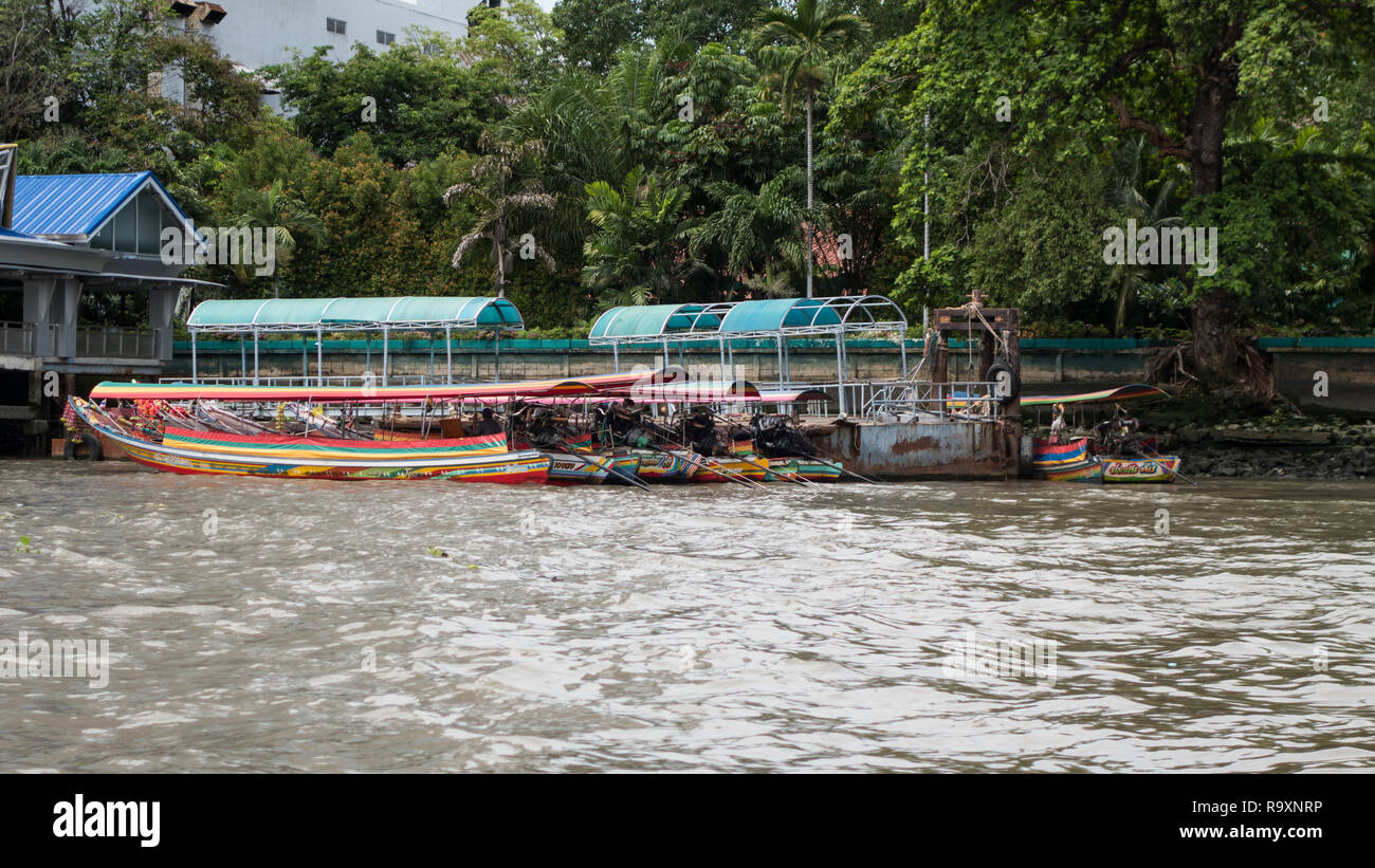 Long tail boat in bangkok hi-res stock photography and images - Alamy