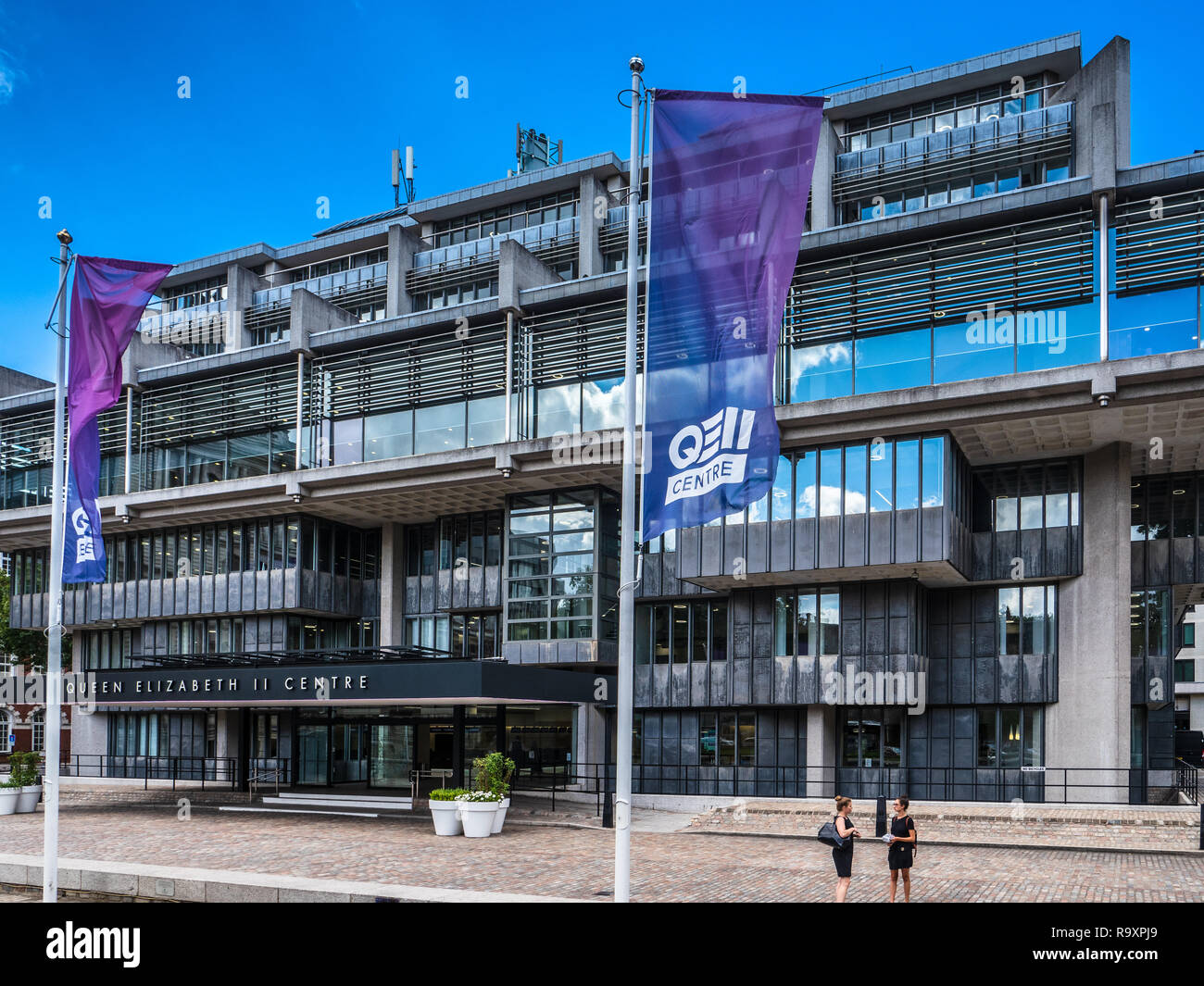 To the queen elizabeth conference centre hi-res stock photography and ...