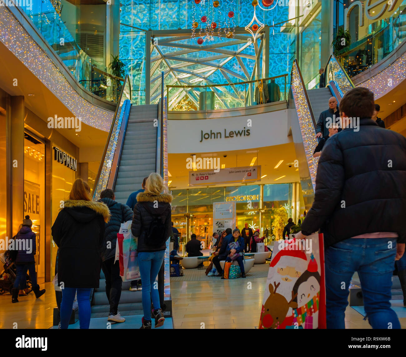 Shopping in the Highcross Centre in Leicester Stock Photo - Alamy