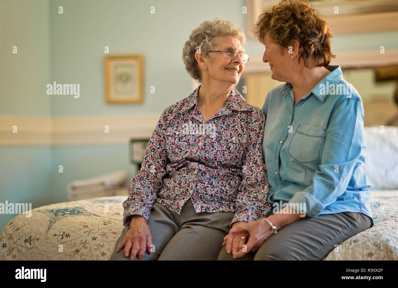Sit on the edge hi-res stock photography and images - Alamy