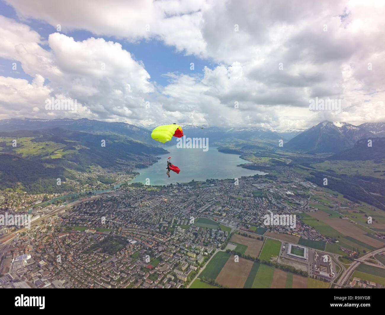 Parachute view plane hi-res stock photography and images - Alamy