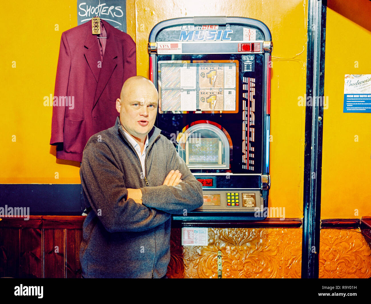 British writer actor comedian radio hi-res stock photography and images ...