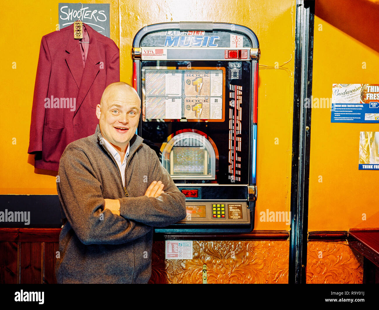 British writer actor comedian radio hi-res stock photography and images ...