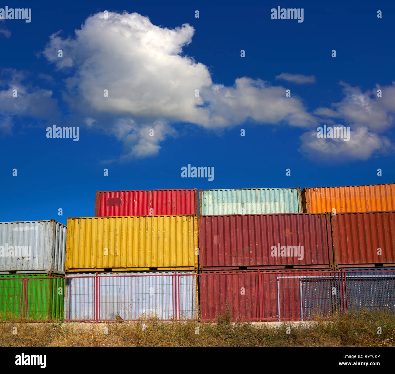 Row blue metal shipping containers hi-res stock photography and images ...