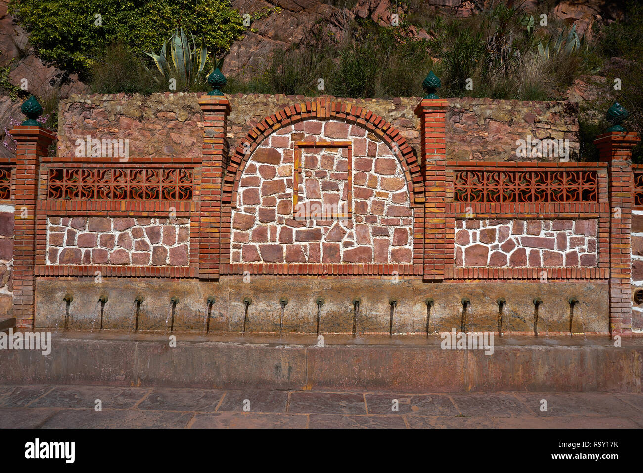 Gatova fountain natural water from Calderona Sierra of Valencia in ...