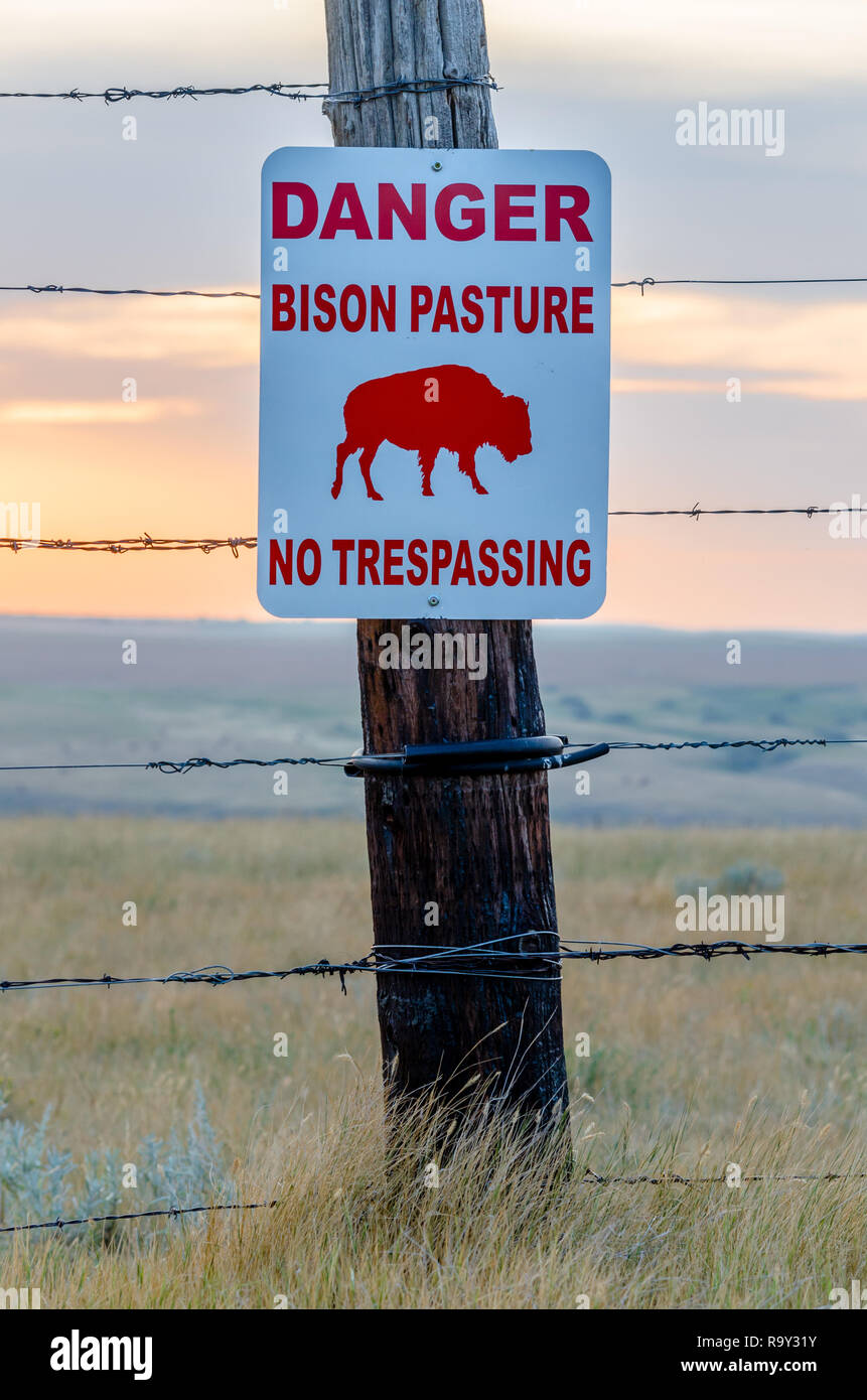 Buffalo warning sign hi-res stock photography and images - Alamy