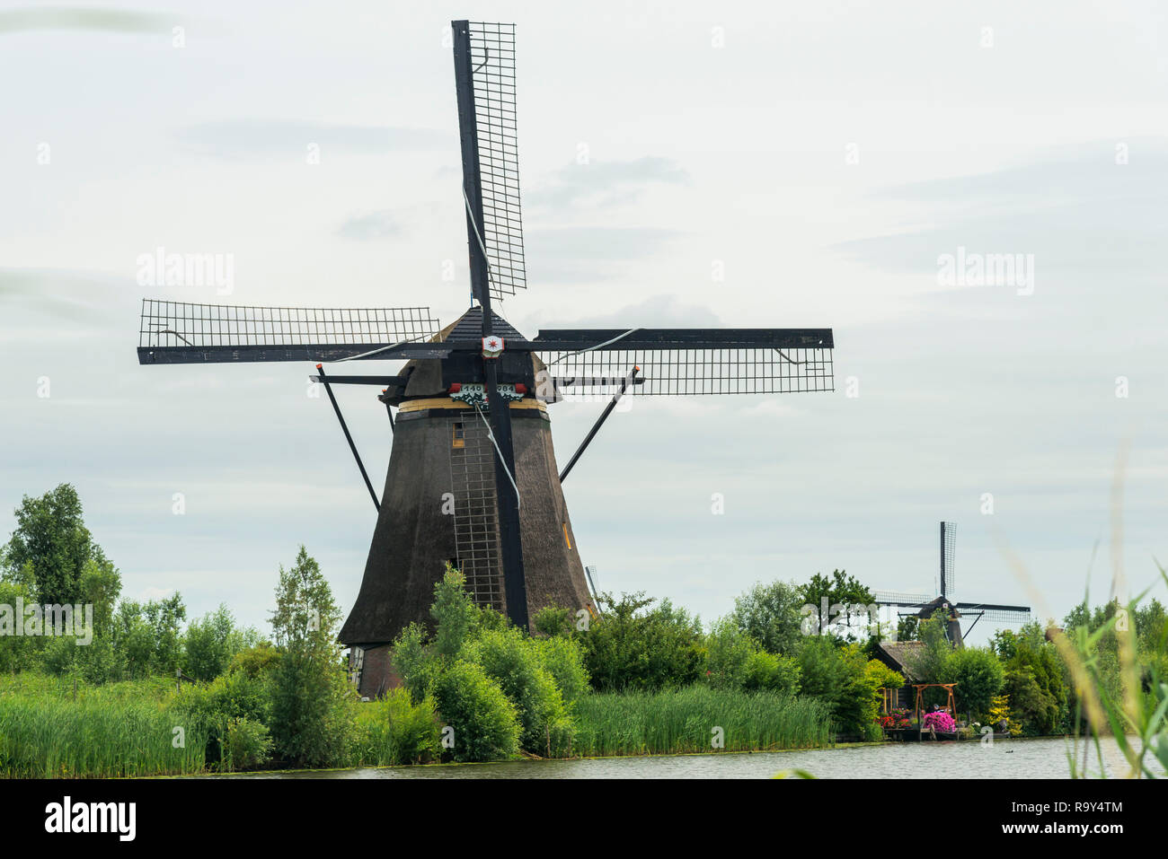 Windmills and farming hi-res stock photography and images - Alamy