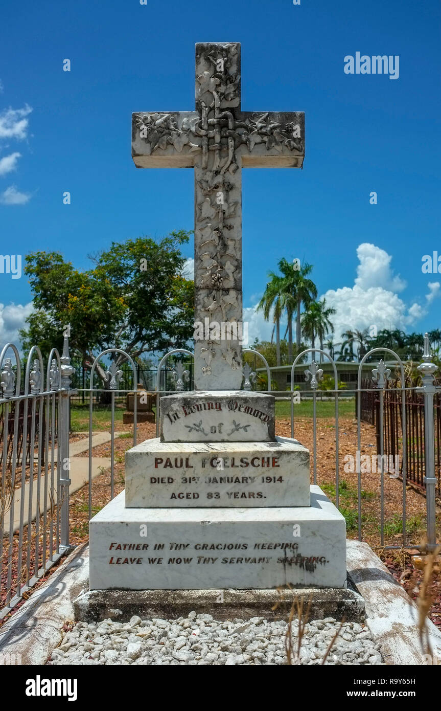 Darwin pioneer cemetery hi-res stock photography and images - Alamy