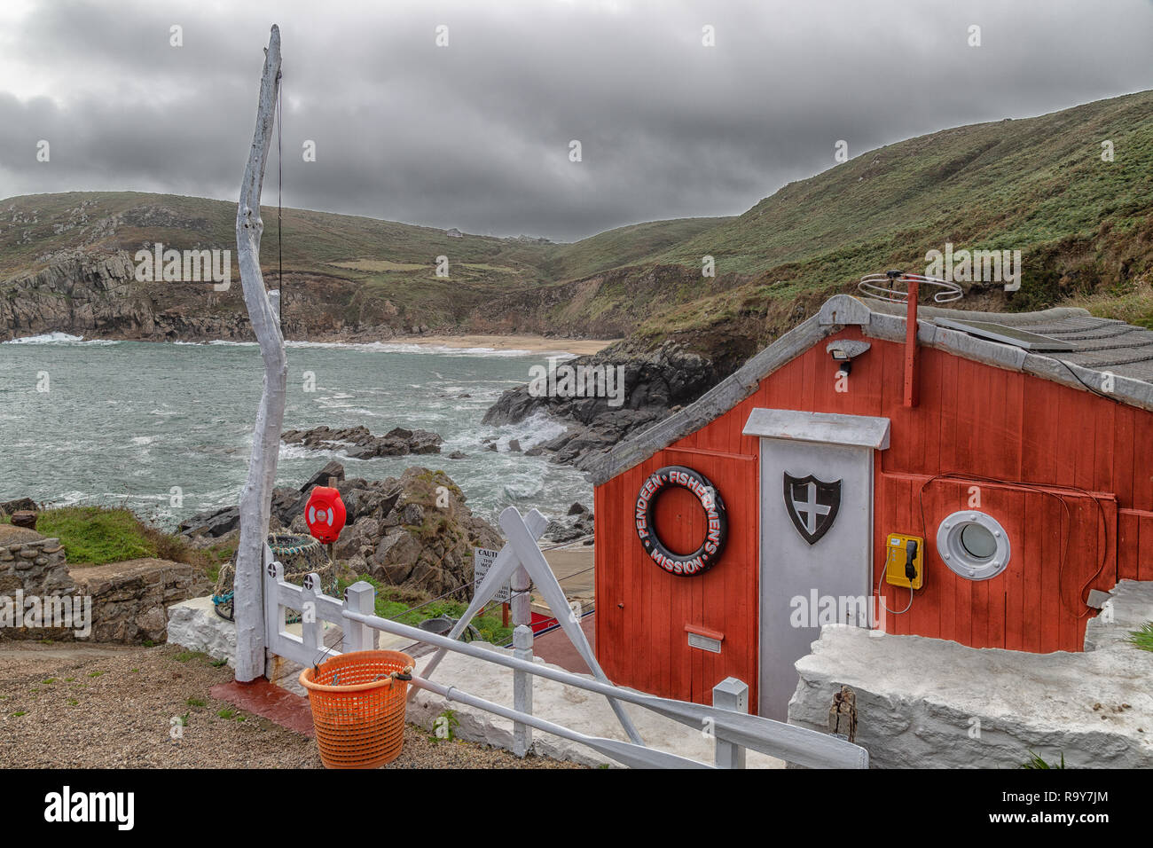 Boat Cove hut at Pendeen in Cornwall Stock Photo - Alamy