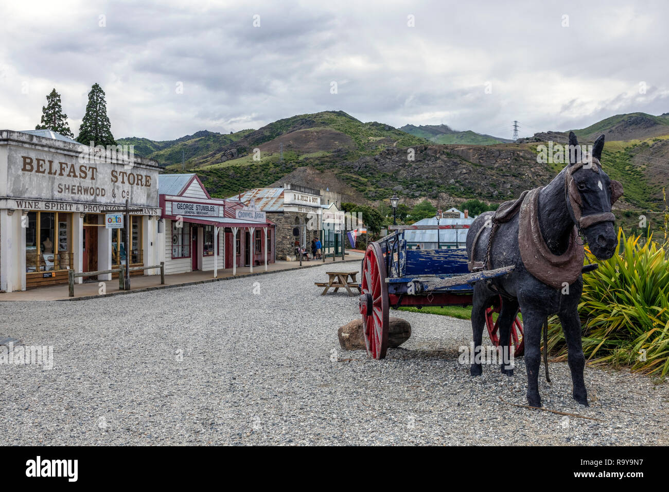 Old cromwell town hi-res stock photography and images - Alamy