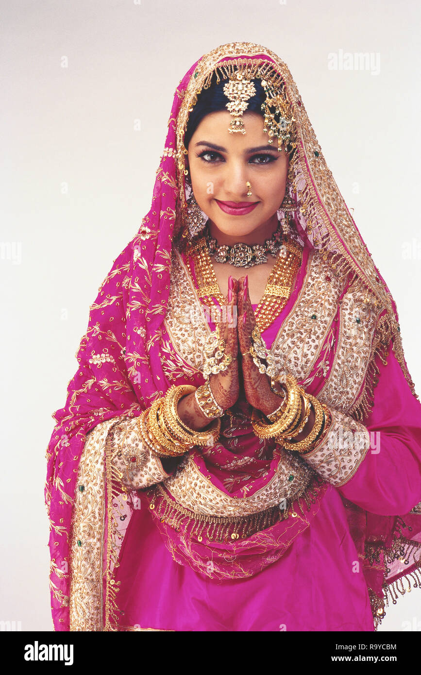 Indian muslim married couple hi-res stock photography and images - Alamy