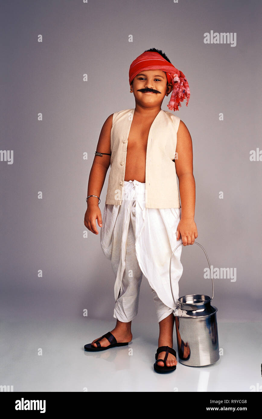 Doodhwala hi-res stock photography and images - Alamy