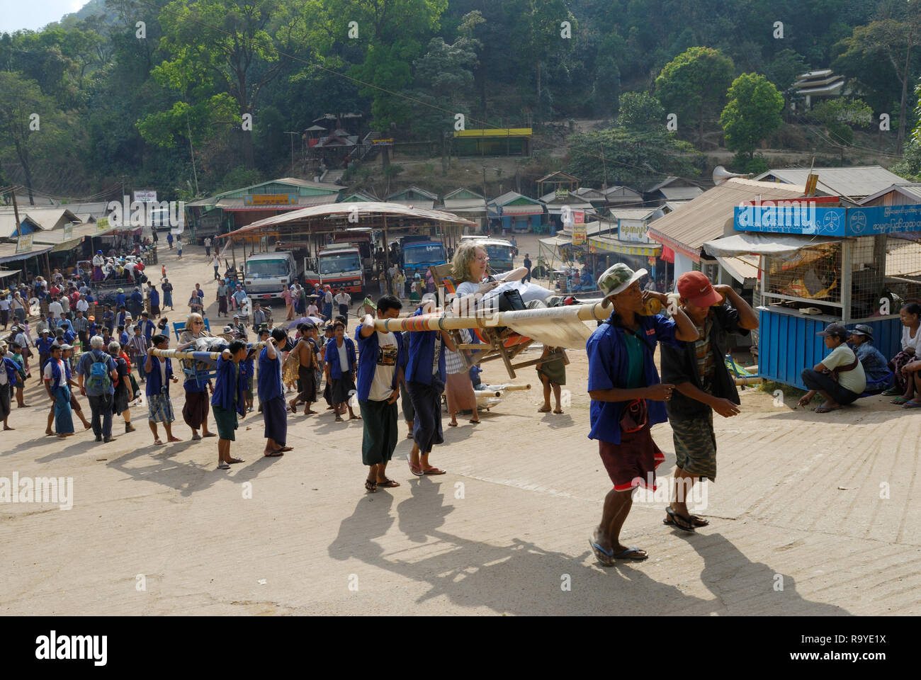Kinpun base camp hi-res stock photography and images - Alamy