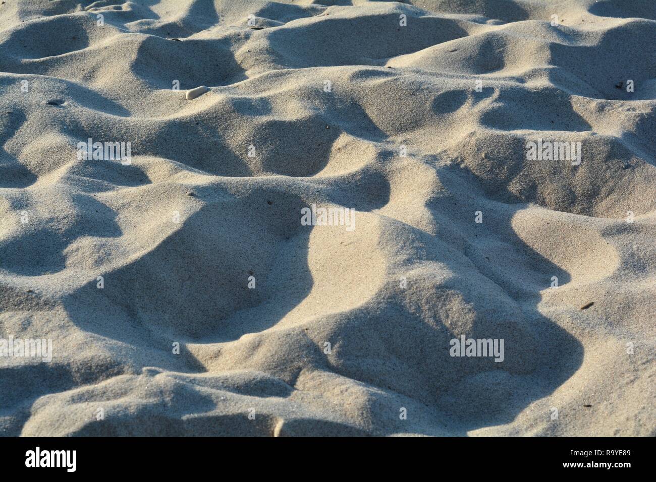 Horizontal lines of sand and sea hi-res stock photography and images ...