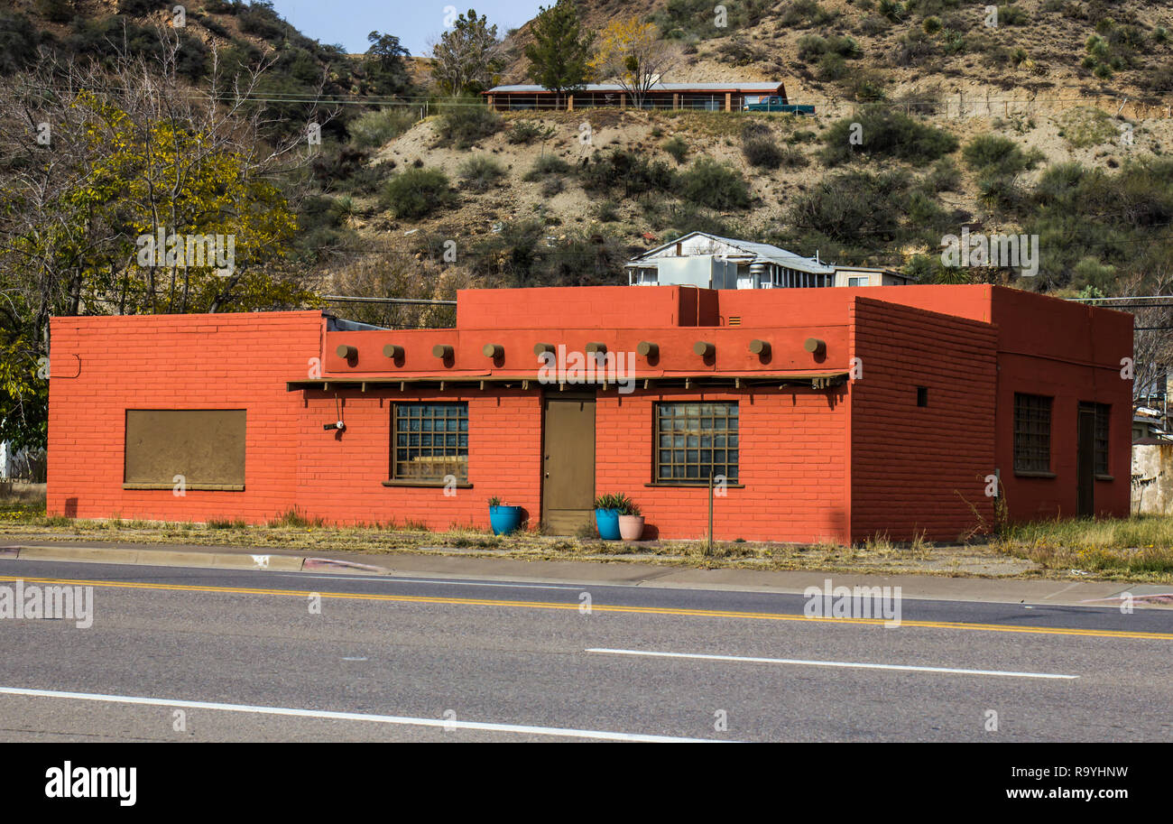 Southwestern style homes hi-res stock photography and images - Alamy