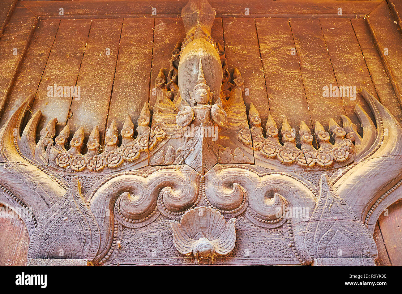 Myanmar burma burma door wooden hi-res stock photography and images - Alamy