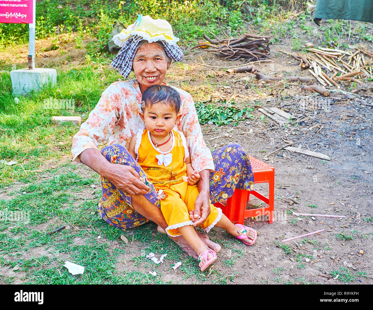 AVA, MYANMAR - FEBRUARY 21, 2018: Portrait of the farmers family ...
