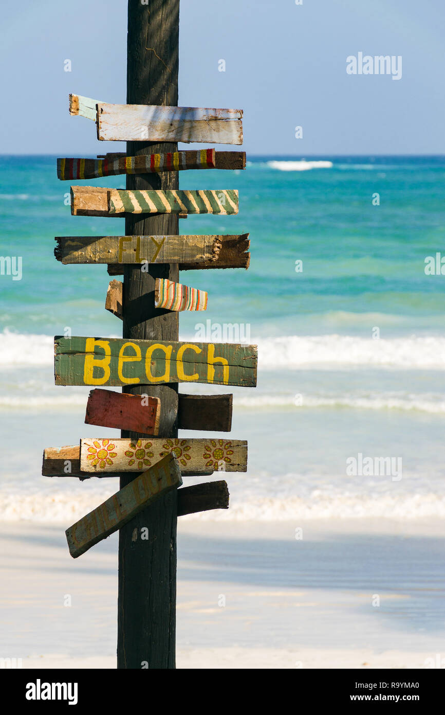 Kenya signpost sign hi-res stock photography and images - Alamy