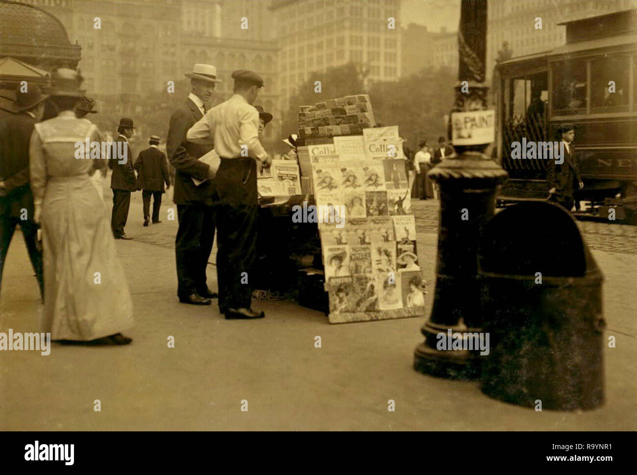History newspaper hi-res stock photography and images - Alamy