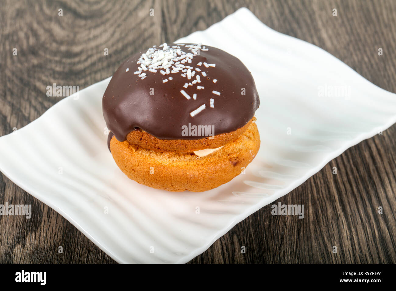 Bouchee cake chocolate hi-res stock photography and images - Alamy