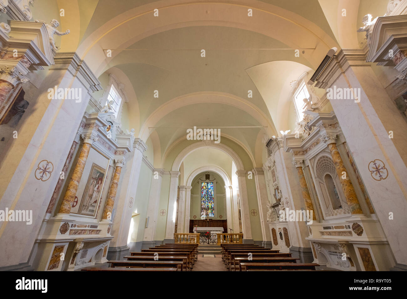Inside of he convent of San Francesco Roman Catholic church in Gothic ...