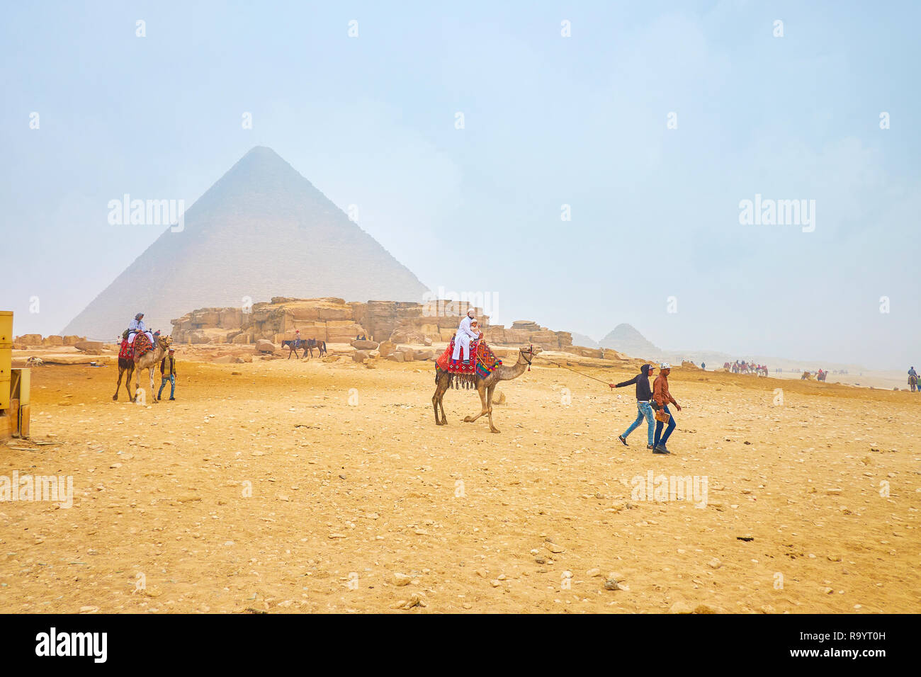 Arab riding a camel in the desert hi-res stock photography and images ...