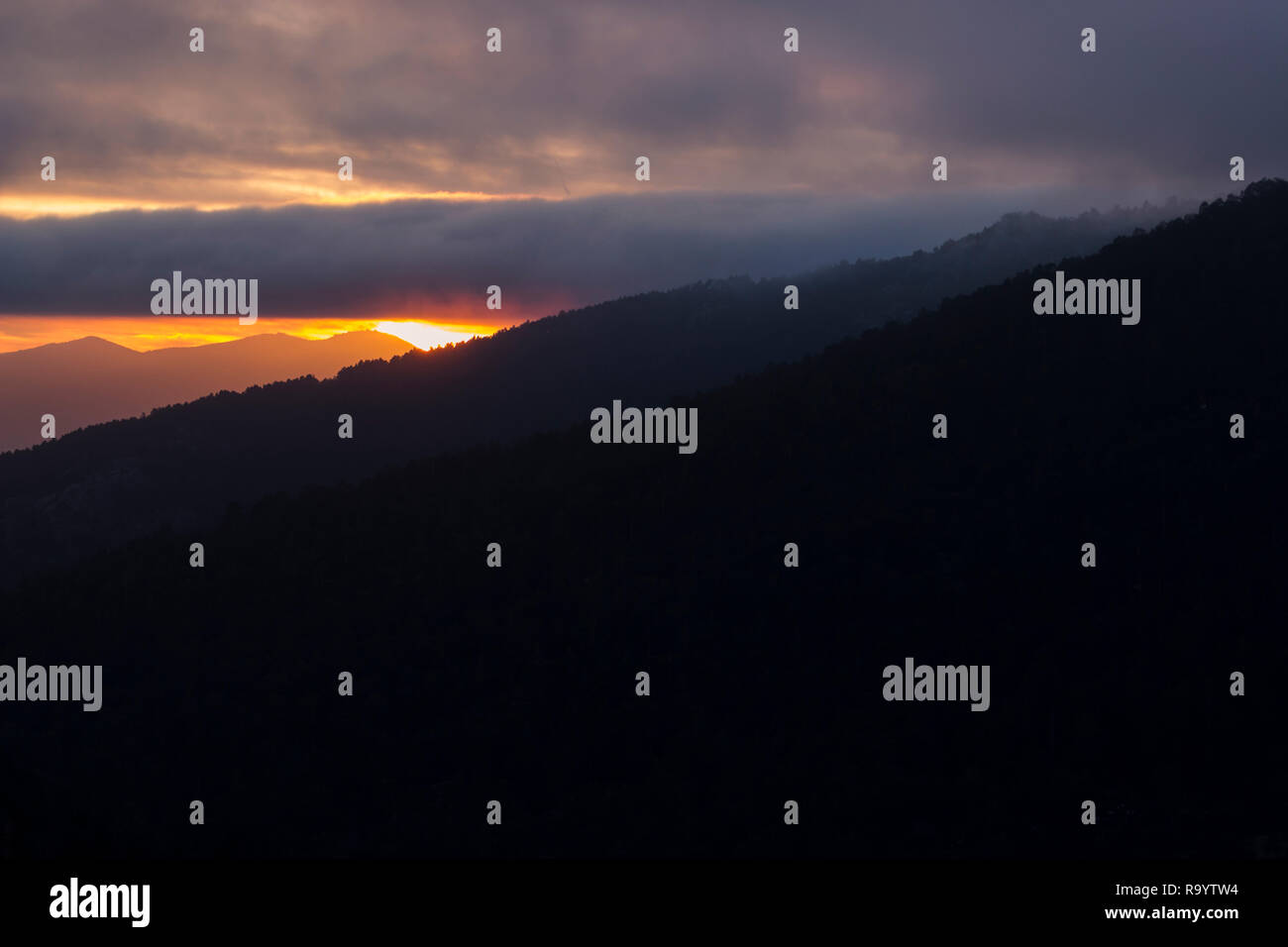 Nice scenery mountains sunset hi-res stock photography and images - Alamy