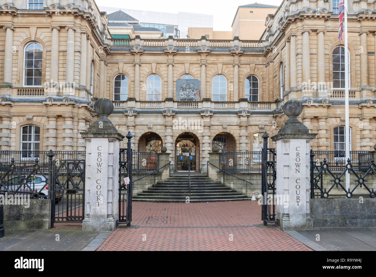 Reading Crown Court gates and entrance Stock Photo - Alamy
